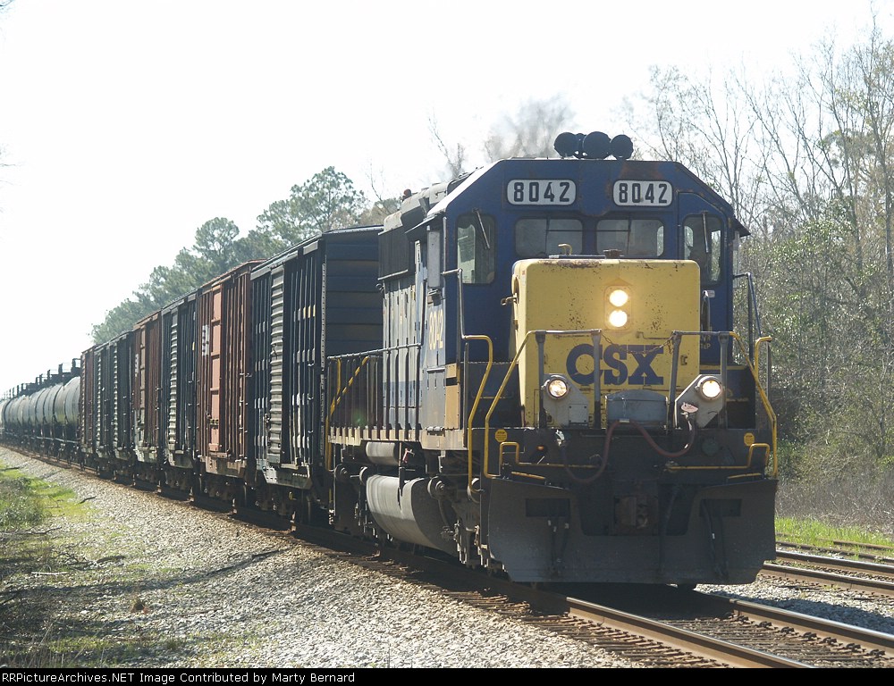 CSX 8042 Starting to Pull Toward Mobile